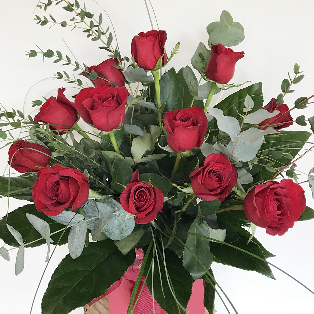 Red Rose Bouquet In Water Regency Flowers red-rose-bouquet-in-water-regency-flowers