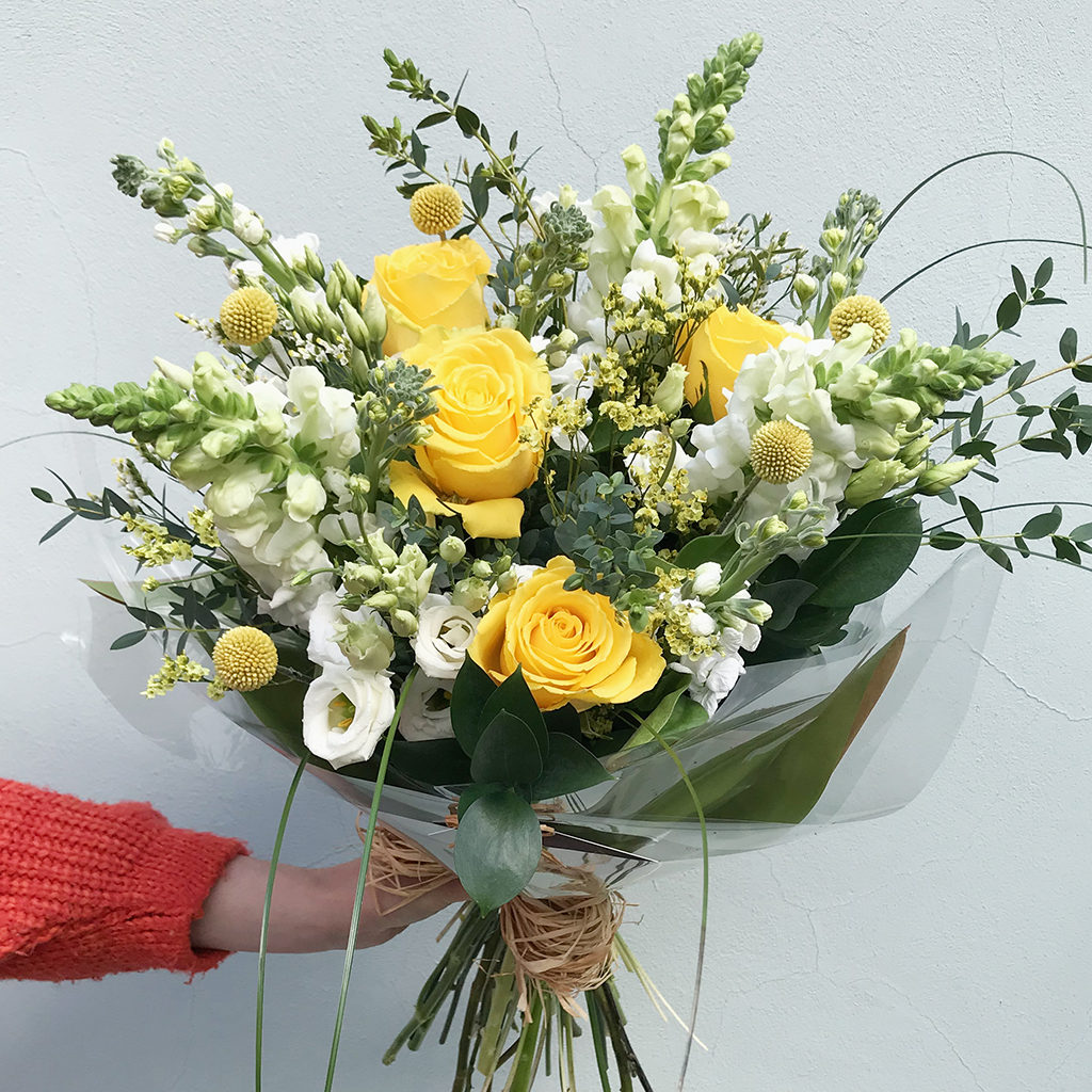 How to Keep Your Cut Flowers Lovely for Longer in the Heat - Regency ...